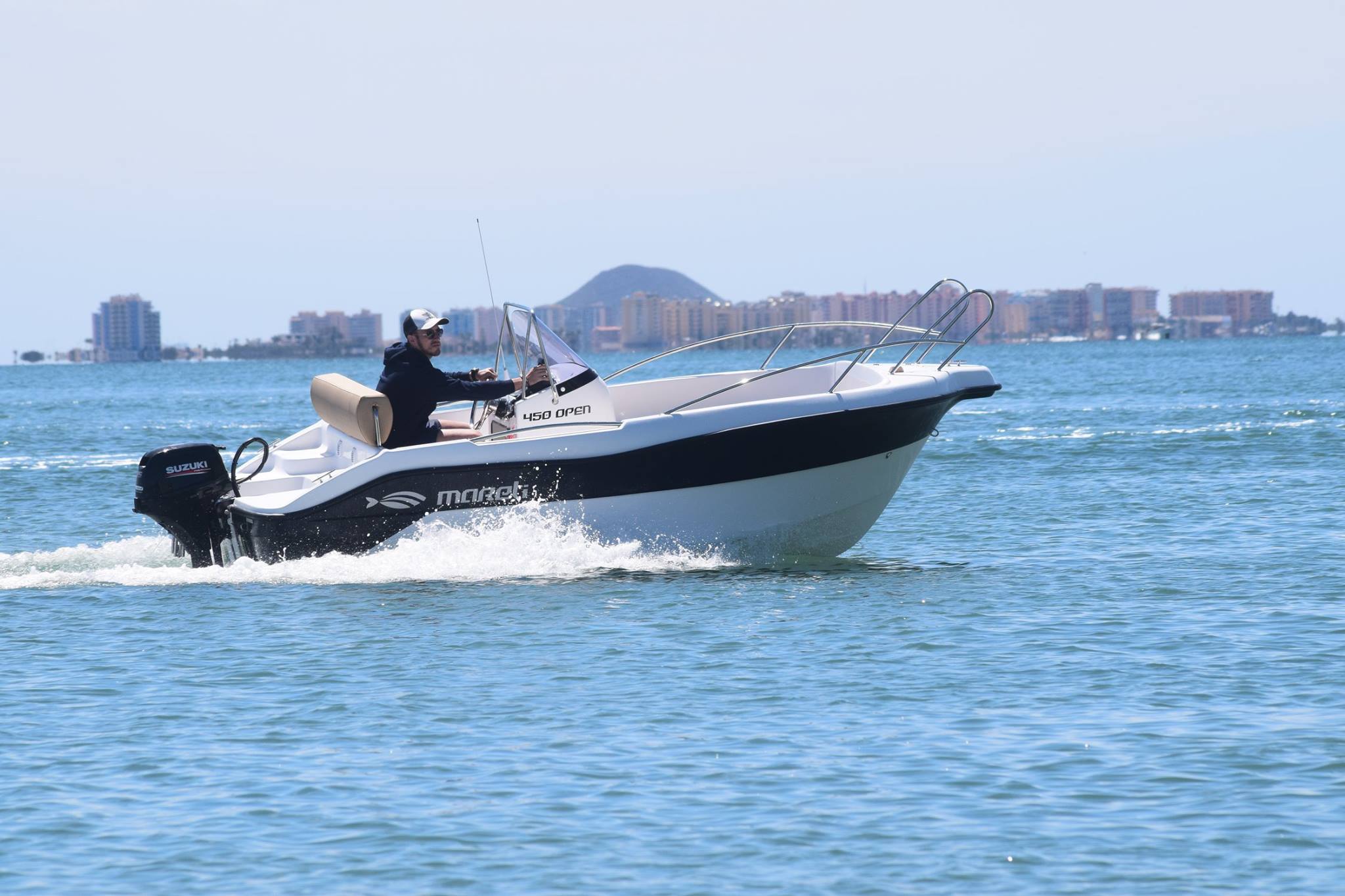 ¿Quieres ver como navega el Mareti 450 Open? – Mareti Boats